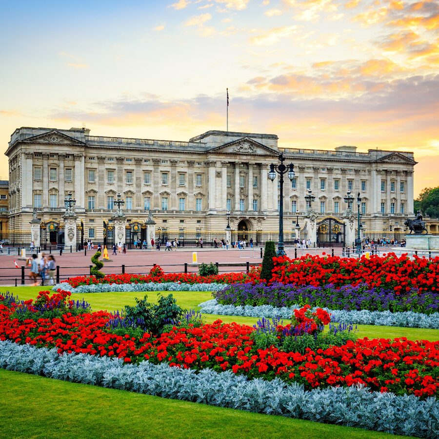 Buckingham Palace in London: Explore an Open-Air Museum • Come to London