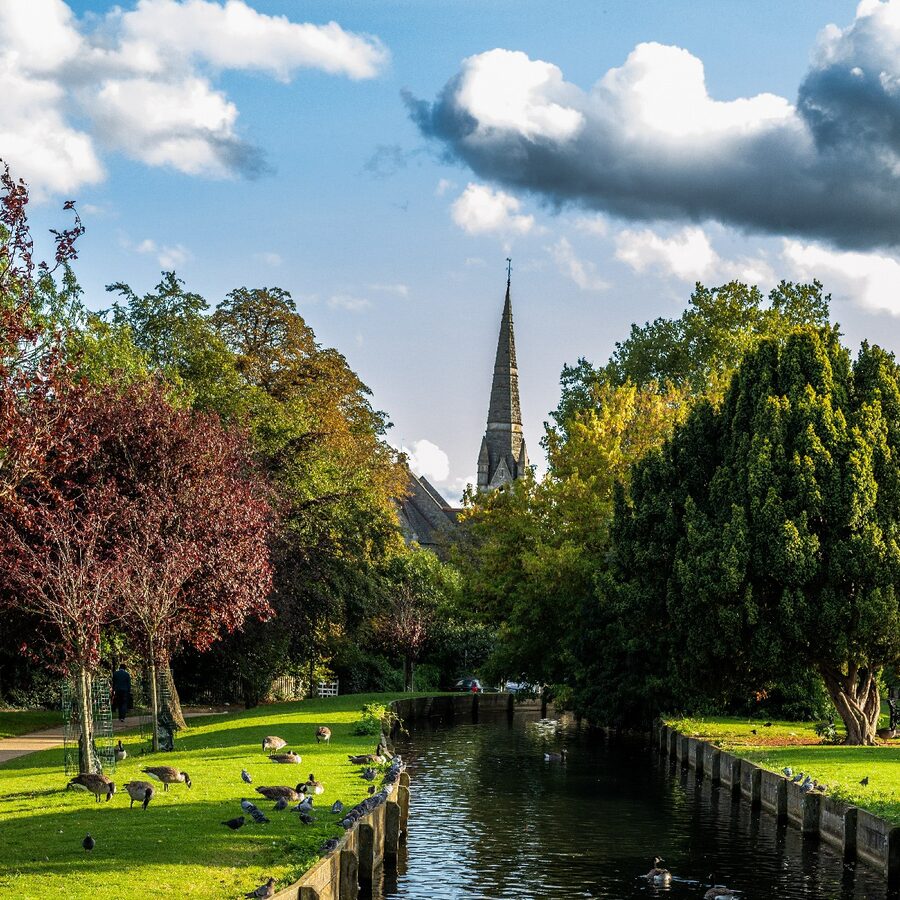 Islington Green: Peaceful Urban Oasis • Come to London