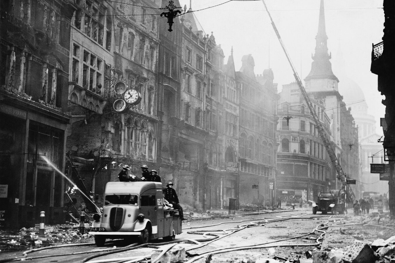 Testimonies of the Blitz in World War II in London: Poignant History ...