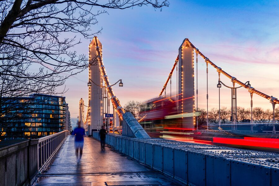 Chelsea Bridge: Architectural Elegance • Come to London