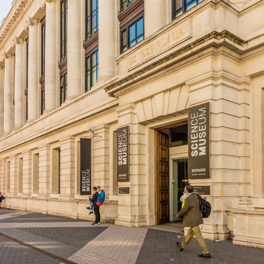 London Science Museum: Exploration of Science and Technology • Come to ...