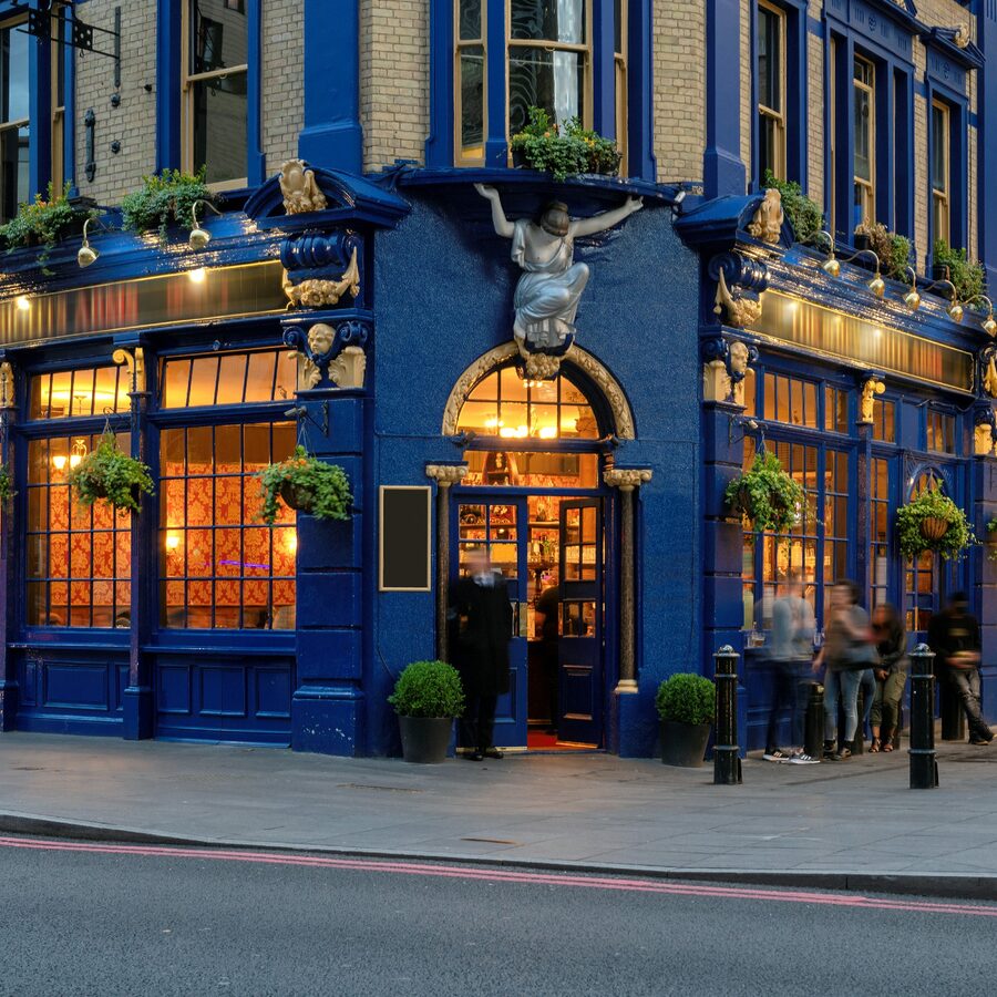 Pubs Traditionnels à Londres : Histoire et Ambiance • Come to London