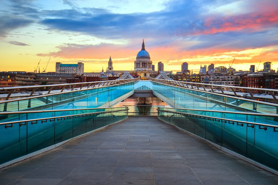 London Bridge: Iconic Bridge Over the Thames • Come to London