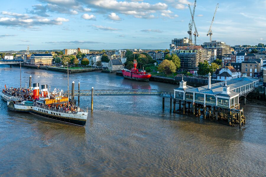 Découvrez les Vues sur la Tamise • Come to London