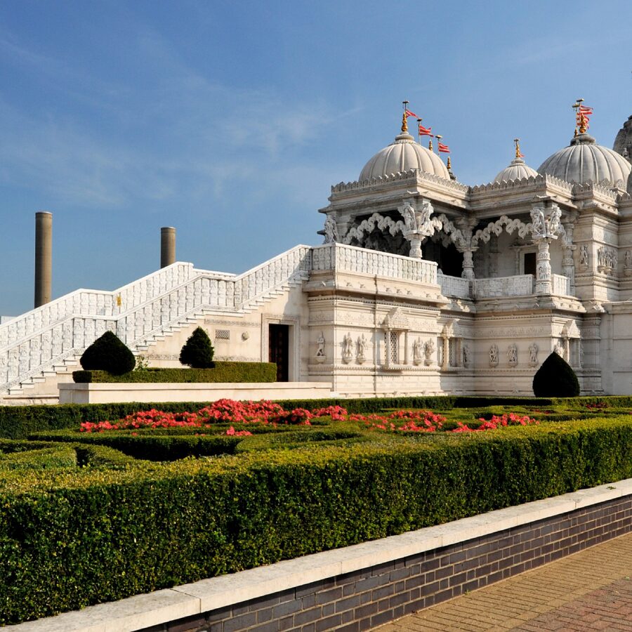 Neasden Temple: Architectural Jewel of Hinduism in London • Come to London