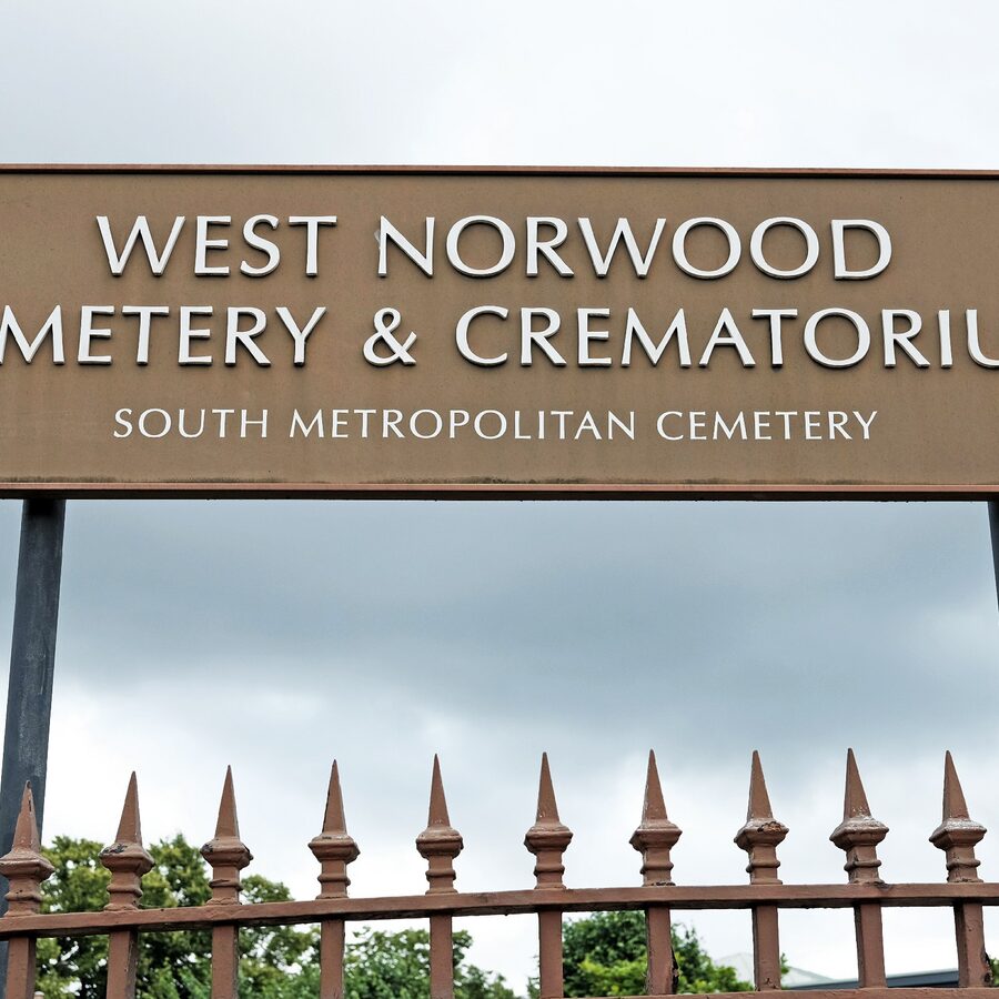 Norwood Cemetery: Eternal Rest Amidst Nature • Come to London