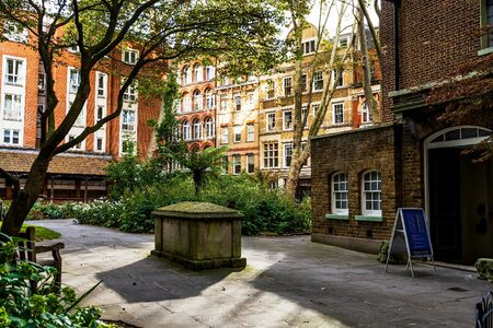 Visiting Postman's Park: Tips and Tricks • Come to London