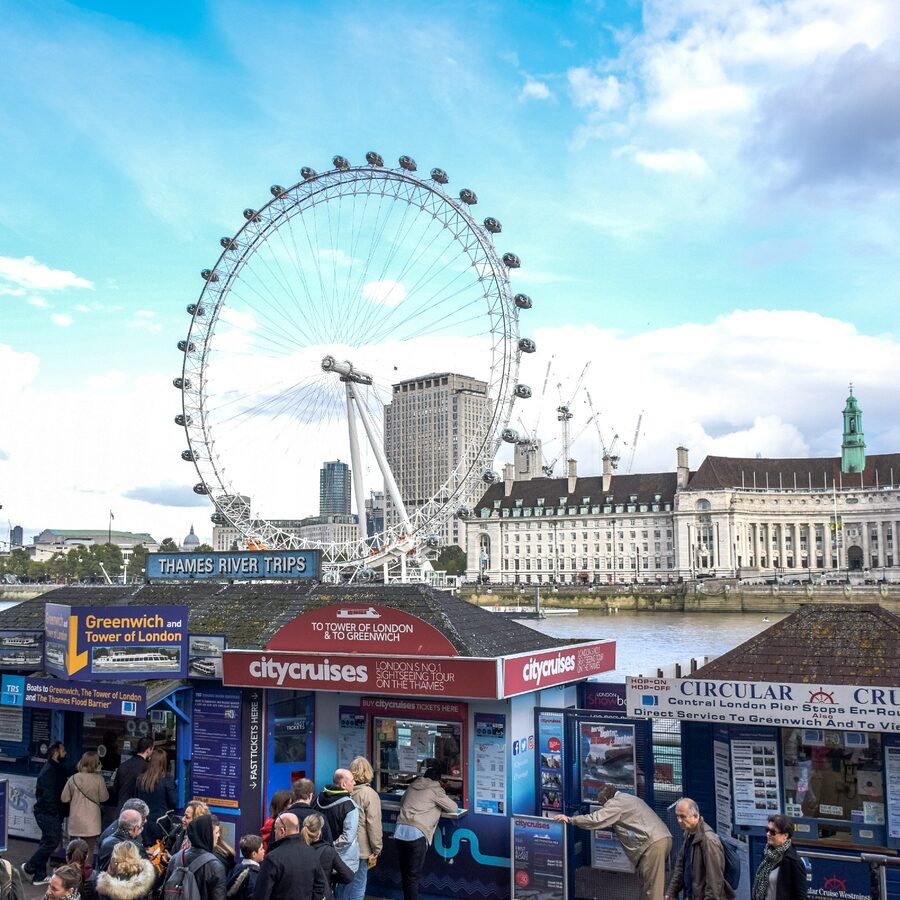 Meeting People in London: New Friends • Come to London