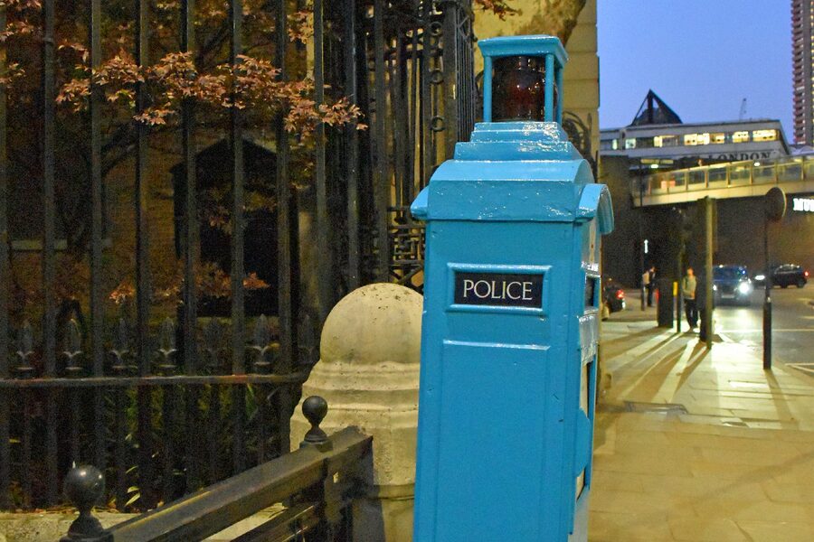 Visiting Postman's Park: Tips and Tricks • Come to London